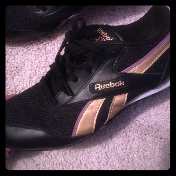 Reebok | Shoes | Reebok Classic Sneakers Wgold Used | Poshmark